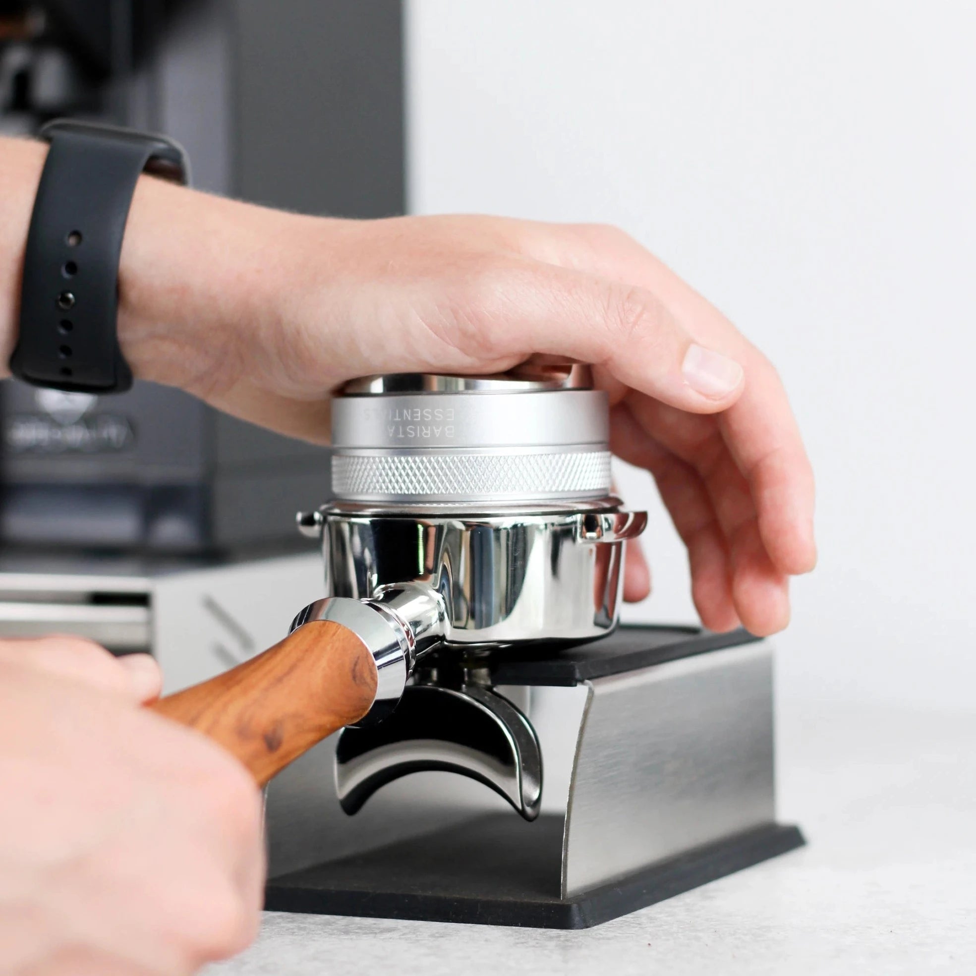 BARISTA ESSENTIALS Tamper & distributor combo – WAY Coffee Roasters
